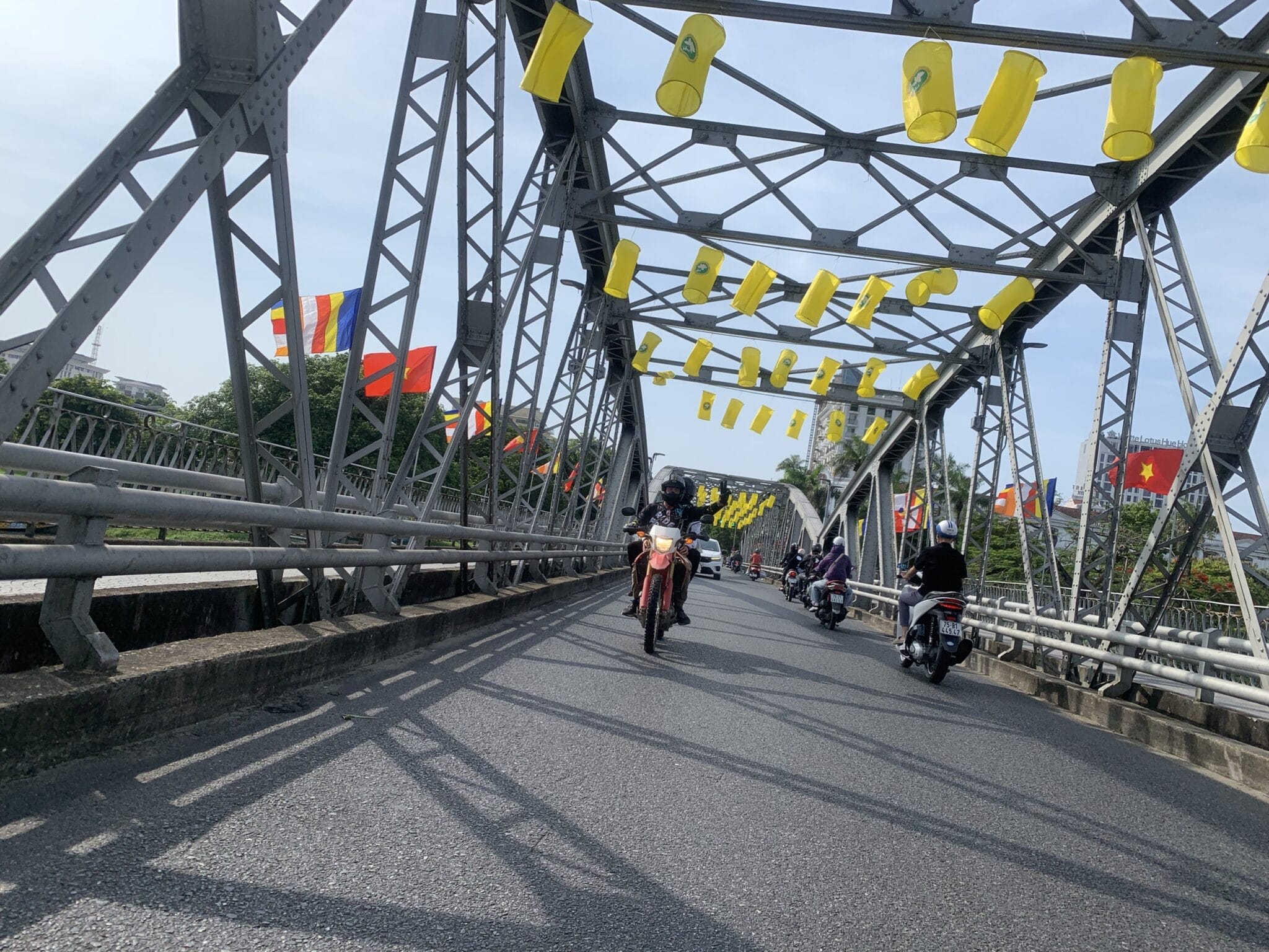 LEGENDARY VIETNAM MOTORBIKE TOUR FROM HANOI TO HOI AN - 6 DAYS